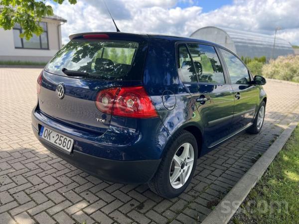 Zils Volkswagen Golf 2006 Rēzekne, ar dzinēja tilpumu 1.90 L un nobraukumu 287 tūkst. km par 3350 €, foto 8 vietnē AUTOMOTO.COM.LV