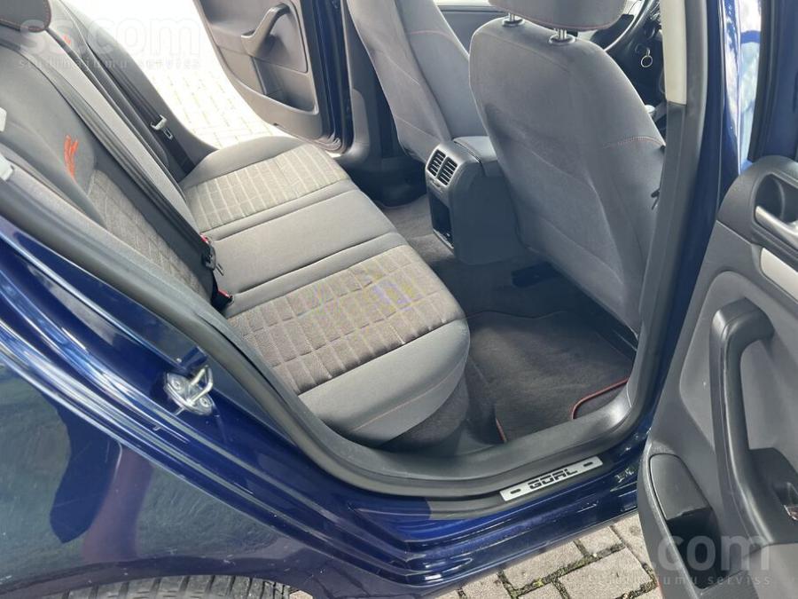 Blue Volkswagen Golf 2006 in Rezekne, with an engine capacity of 1.90 L and mileage of 287 thousand km for 3350 €, photo 12 on AUTOMOTO.COM.LV