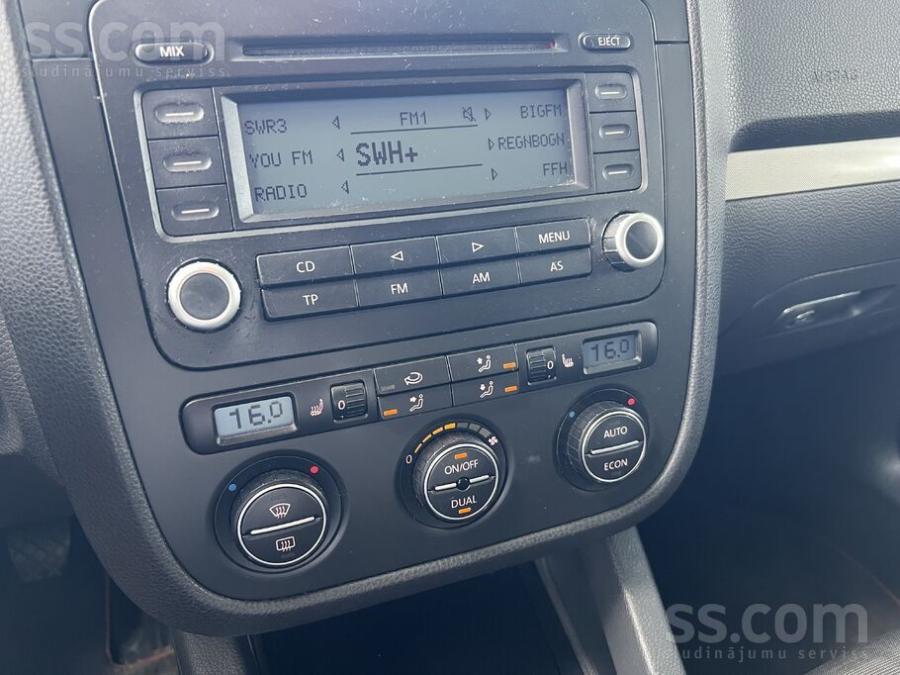 Blue Volkswagen Golf 2006 in Rezekne, with an engine capacity of 1.90 L and mileage of 287 thousand km for 3350 €, photo 16 on AUTOMOTO.COM.LV