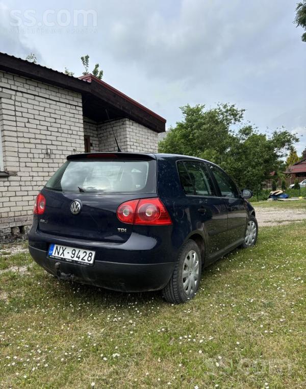 Zils Volkswagen Golf 2006 Tukums, ar dzinēja tilpumu 1.90 L un nobraukumu 341 tūkst. km par 1490 €, foto 6 vietnē AUTOMOTO.COM.LV