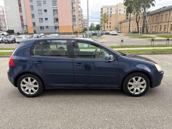 Zils Volkswagen Golf 2006 Viļņa, ar dzinēja tilpumu 1.90 L un nobraukumu 348 tūkst. km par 800 €, foto 3 vietnē AUTOMOTO.COM.LV