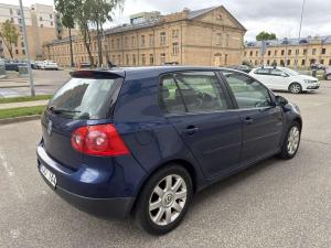 Blue Volkswagen Golf 2006 in Vilnius, with an engine capacity of 1.90 L and mileage of 348 thousand km for 800 €, photo 5 on AUTOMOTO.COM.LV