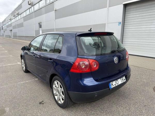 Zils Volkswagen Golf 2006 Viļņa, ar dzinēja tilpumu 1.90 L un nobraukumu 348 tūkst. km par 800 €, foto 6 vietnē AUTOMOTO.COM.LV