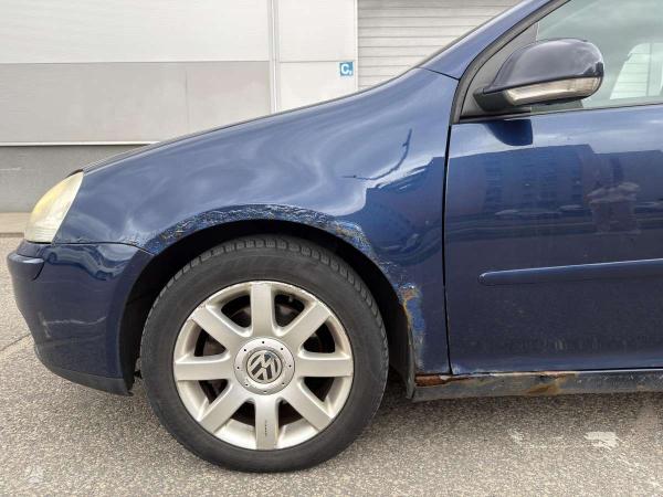 Zils Volkswagen Golf 2006 Viļņa, ar dzinēja tilpumu 1.90 L un nobraukumu 348 tūkst. km par 800 €, foto 9 vietnē AUTOMOTO.COM.LV