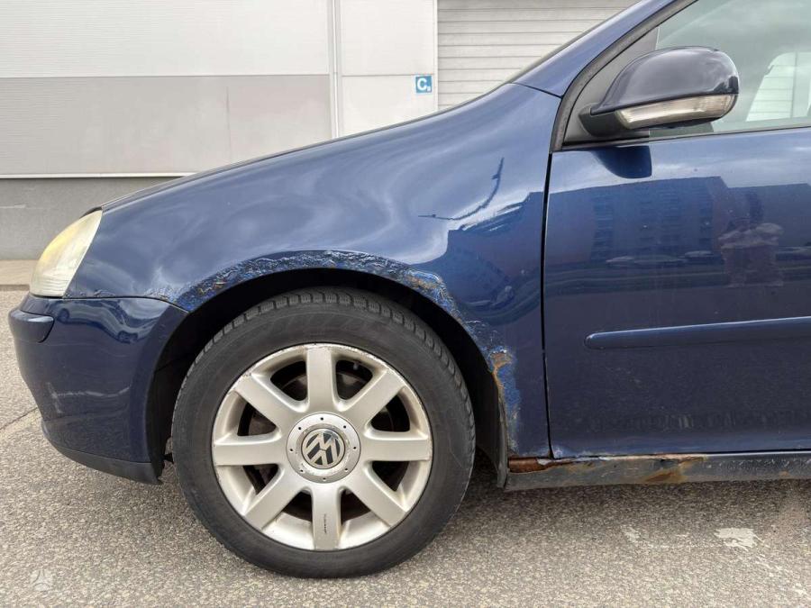 Blue Volkswagen Golf 2006 in Vilnius, with an engine capacity of 1.90 L and mileage of 348 thousand km for 800 €, photo 10 on AUTOMOTO.COM.LV
