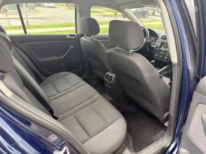 Blue Volkswagen Golf 2006 in Vilnius, with an engine capacity of 1.90 L and mileage of 348 thousand km for 800 €, photo 13 on AUTOMOTO.COM.LV