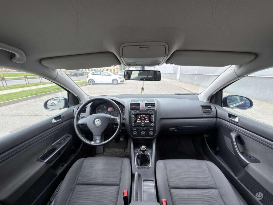 Blue Volkswagen Golf 2006 in Vilnius, with an engine capacity of 1.90 L and mileage of 348 thousand km for 800 €, photo 14 on AUTOMOTO.COM.LV