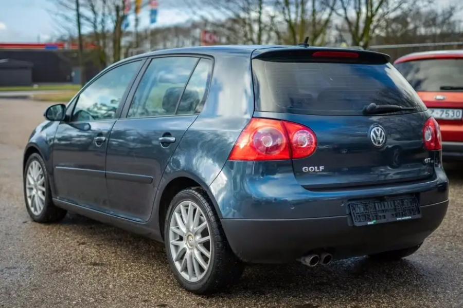 Blue Volkswagen Golf 2006 in Liepaja, with an engine capacity of 2.00 L and mileage of 265 thousand km for 3850 €, photo 3 on AUTOMOTO.COM.LV
