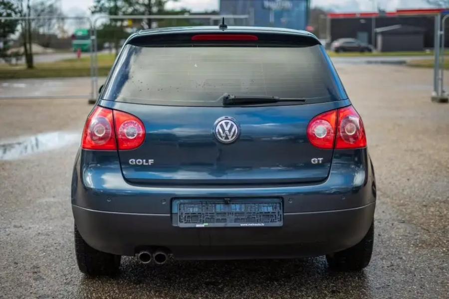 Blue Volkswagen Golf 2006 in Liepaja, with an engine capacity of 2.00 L and mileage of 265 thousand km for 3850 €, photo 4 on AUTOMOTO.COM.LV