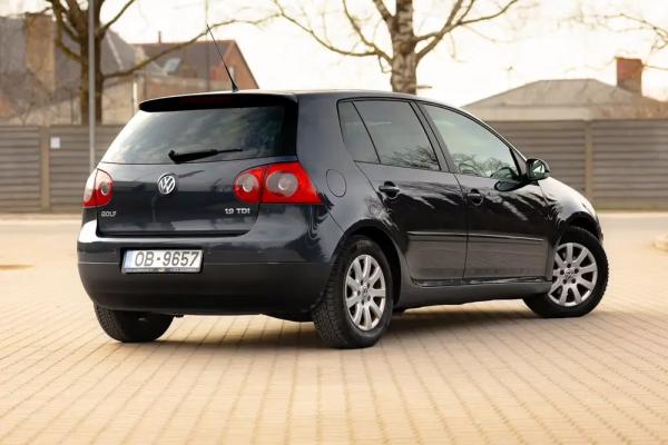 Zils Volkswagen Golf 2006 Jelgava, ar dzinēja tilpumu 1.90 L un nobraukumu 335 tūkst. km par 2900 €, foto 5 vietnē AUTOMOTO.COM.LV