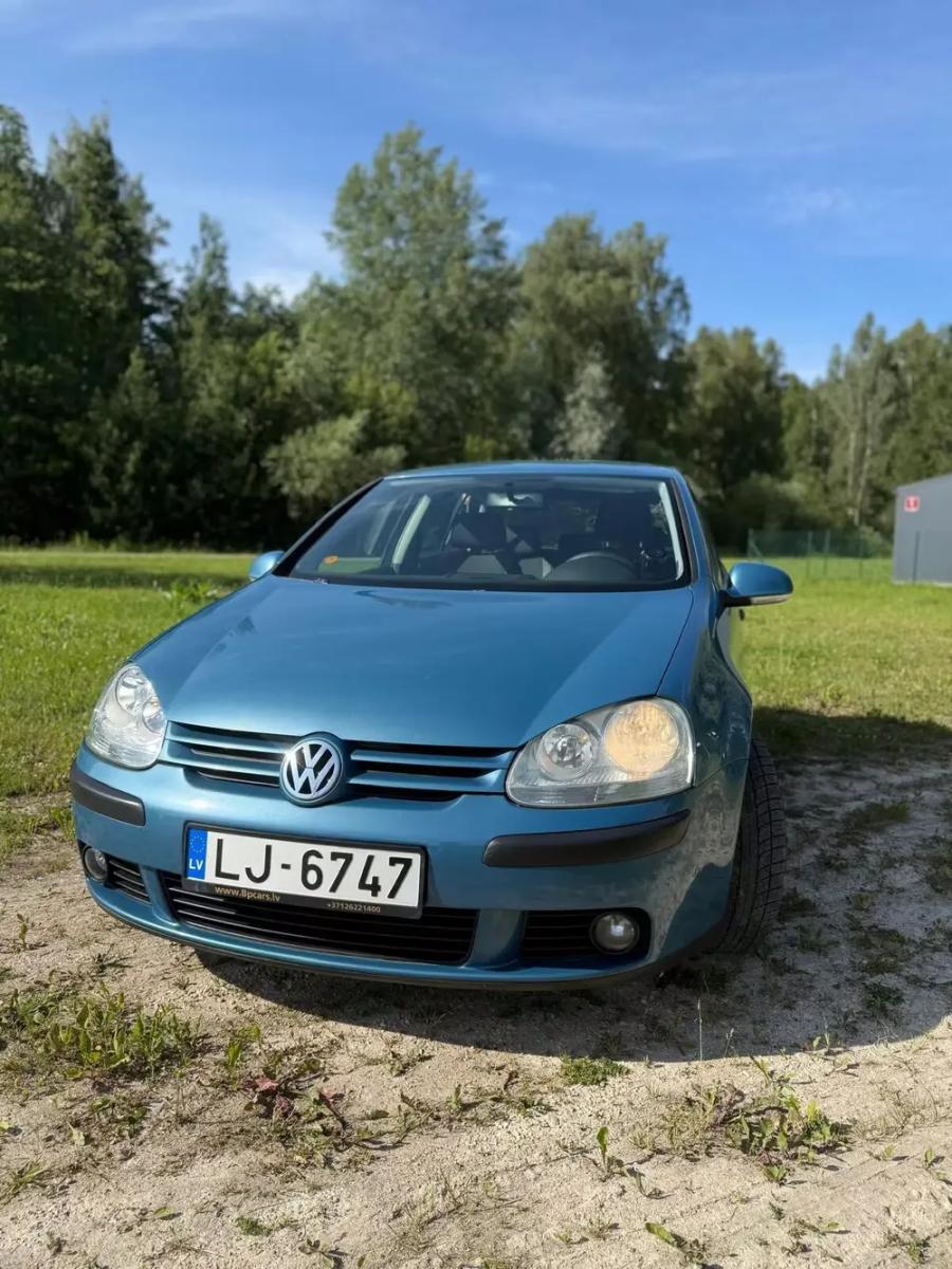 Blue Volkswagen Golf 2006 in Riga, with an engine capacity of 1.60 L and mileage of 264 thousand km for 1500 €, photo 1 on AUTOMOTO.COM.LV