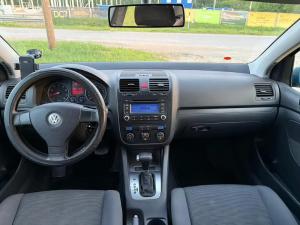 Blue Volkswagen Golf 2006 in Riga, with an engine capacity of 1.60 L and mileage of 264 thousand km for 1500 €, photo 7 on AUTOMOTO.COM.LV