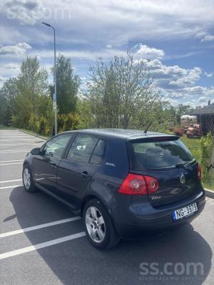 Zils Volkswagen Golf 2006 Rīga, ar dzinēja tilpumu 1.90 L un nobraukumu 306 tūkst. km par 1800 €, foto 4 vietnē AUTOMOTO.COM.LV