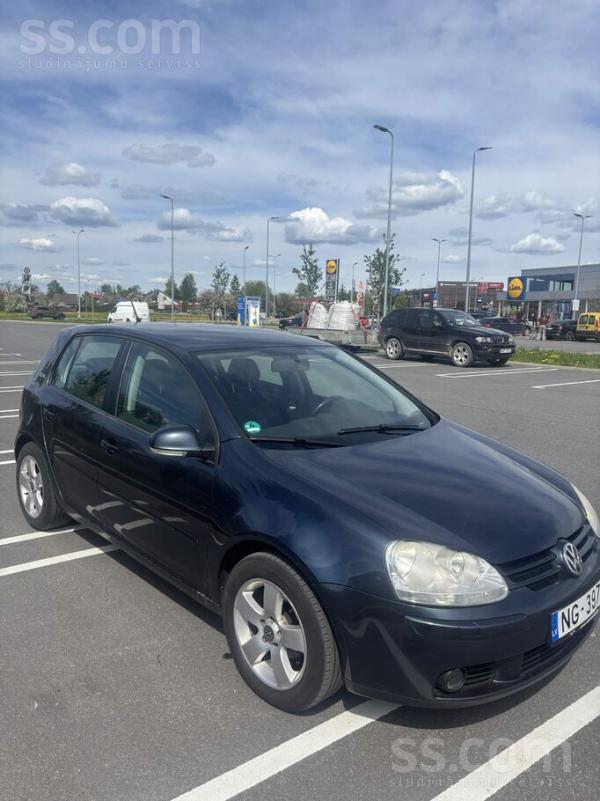 Blue Volkswagen Golf 2006 in Riga, with an engine capacity of 1.90 L and mileage of 306 thousand km for 1800 €, photo 4 on AUTOMOTO.COM.LV