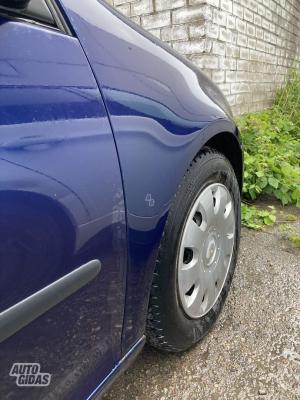 Zils Volkswagen Golf 2006 Klaipėda, ar dzinēja tilpumu 1.40 L un nobraukumu 250 tūkst. km par 950 €, foto 9 vietnē AUTOMOTO.COM.LV