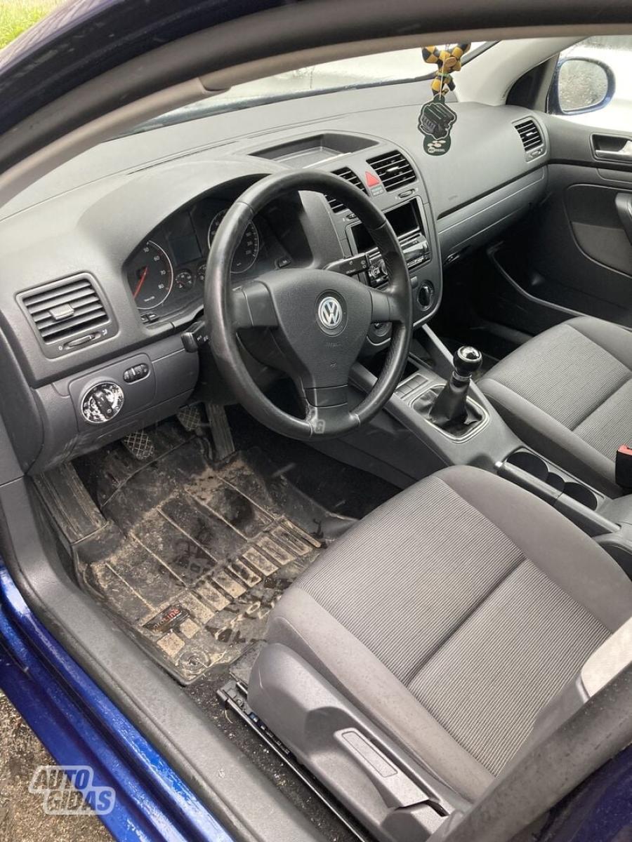 Zils Volkswagen Golf 2006 Klaipėda, ar dzinēja tilpumu 1.40 L un nobraukumu 250 tūkst. km par 950 €, foto 10 vietnē AUTOMOTO.COM.LV