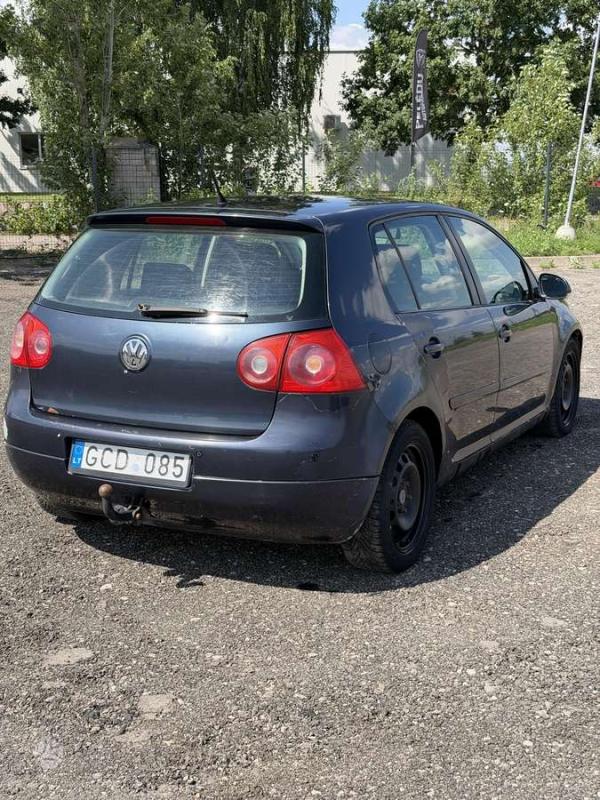 Blue Volkswagen Golf 2006 in Kedainiai, with an engine capacity of 1.90 L and mileage of 362 thousand km for 1150 €, photo 3 on AUTOMOTO.COM.LV