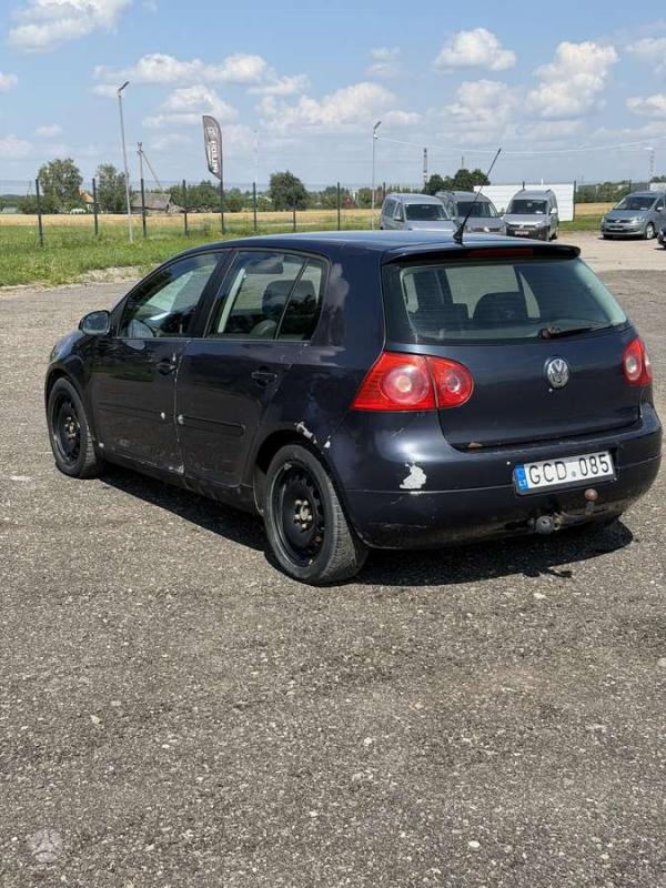 Blue Volkswagen Golf 2006 in Kedainiai, with an engine capacity of 1.90 L and mileage of 362 thousand km for 1150 €, photo 4 on AUTOMOTO.COM.LV