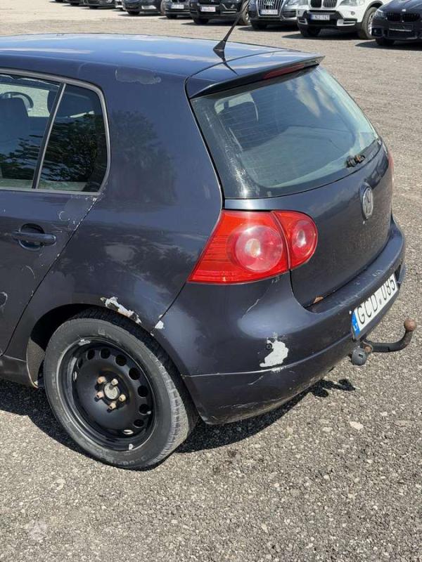 Blue Volkswagen Golf 2006 in Kedainiai, with an engine capacity of 1.90 L and mileage of 362 thousand km for 1150 €, photo 5 on AUTOMOTO.COM.LV