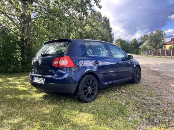 Zils Volkswagen Golf 2006 Tukums, ar dzinēja tilpumu 1.90 L un nobraukumu 328 tūkst. km par 1000 €, foto 2 vietnē AUTOMOTO.COM.LV