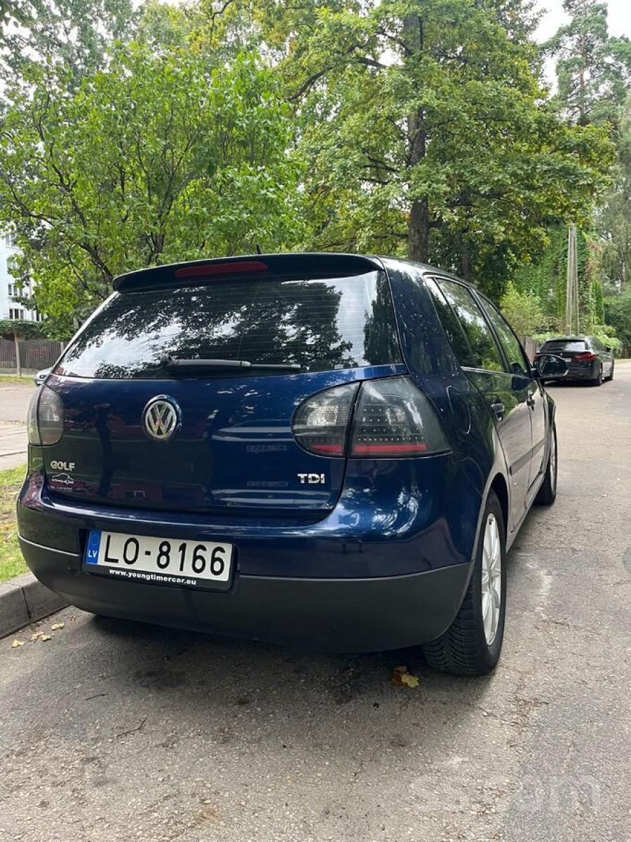 Zils Volkswagen Golf 2006 Ogre, ar dzinēja tilpumu 1.90 L un nobraukumu 377 tūkst. km par 940 €, foto 5 vietnē AUTOMOTO.COM.LV