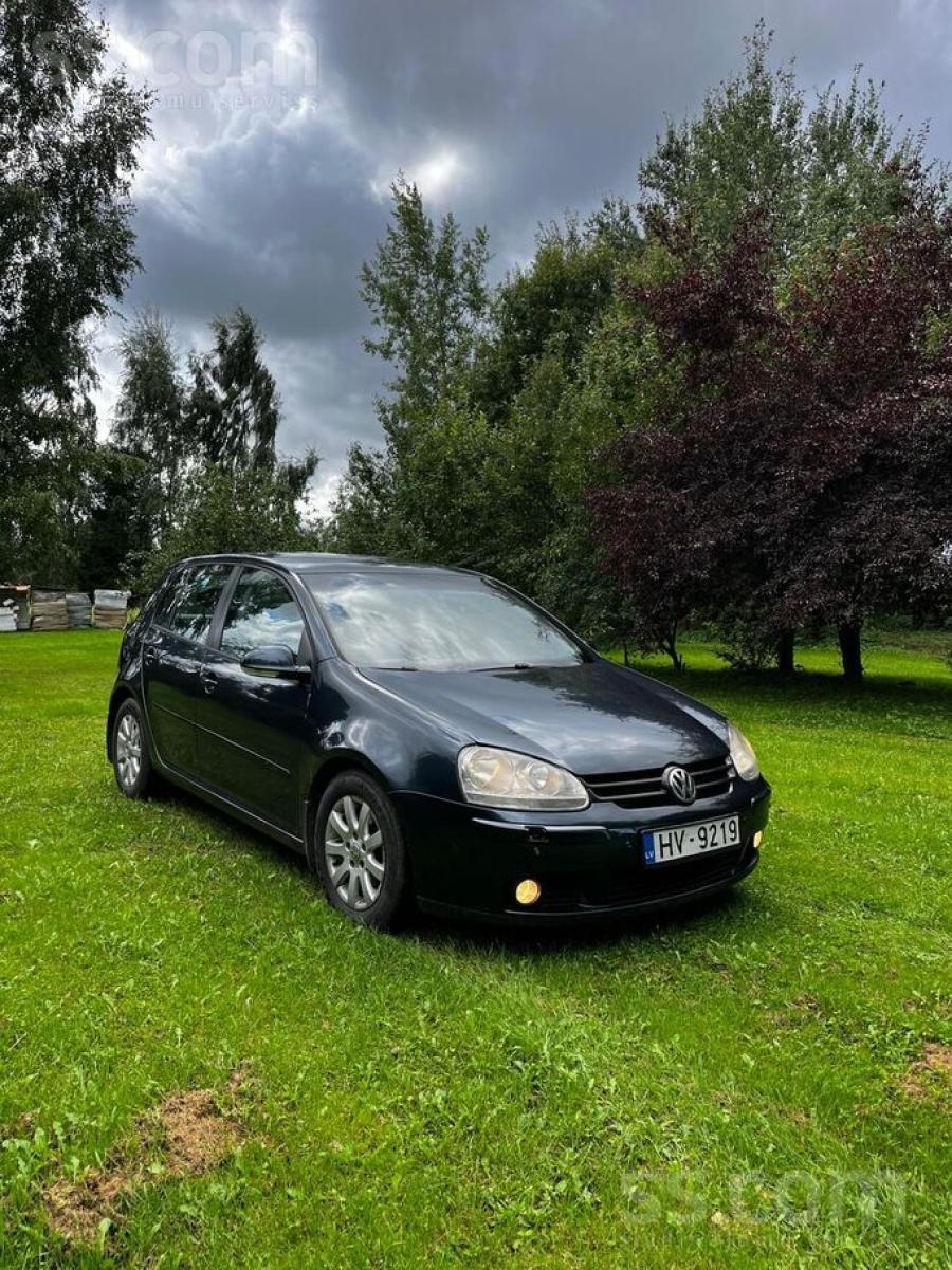 Zils Volkswagen Golf 2006 Limbaži, ar dzinēja tilpumu 2.00 L un nobraukumu 446 tūkst. km par 1500 €, foto 4 vietnē AUTOMOTO.COM.LV