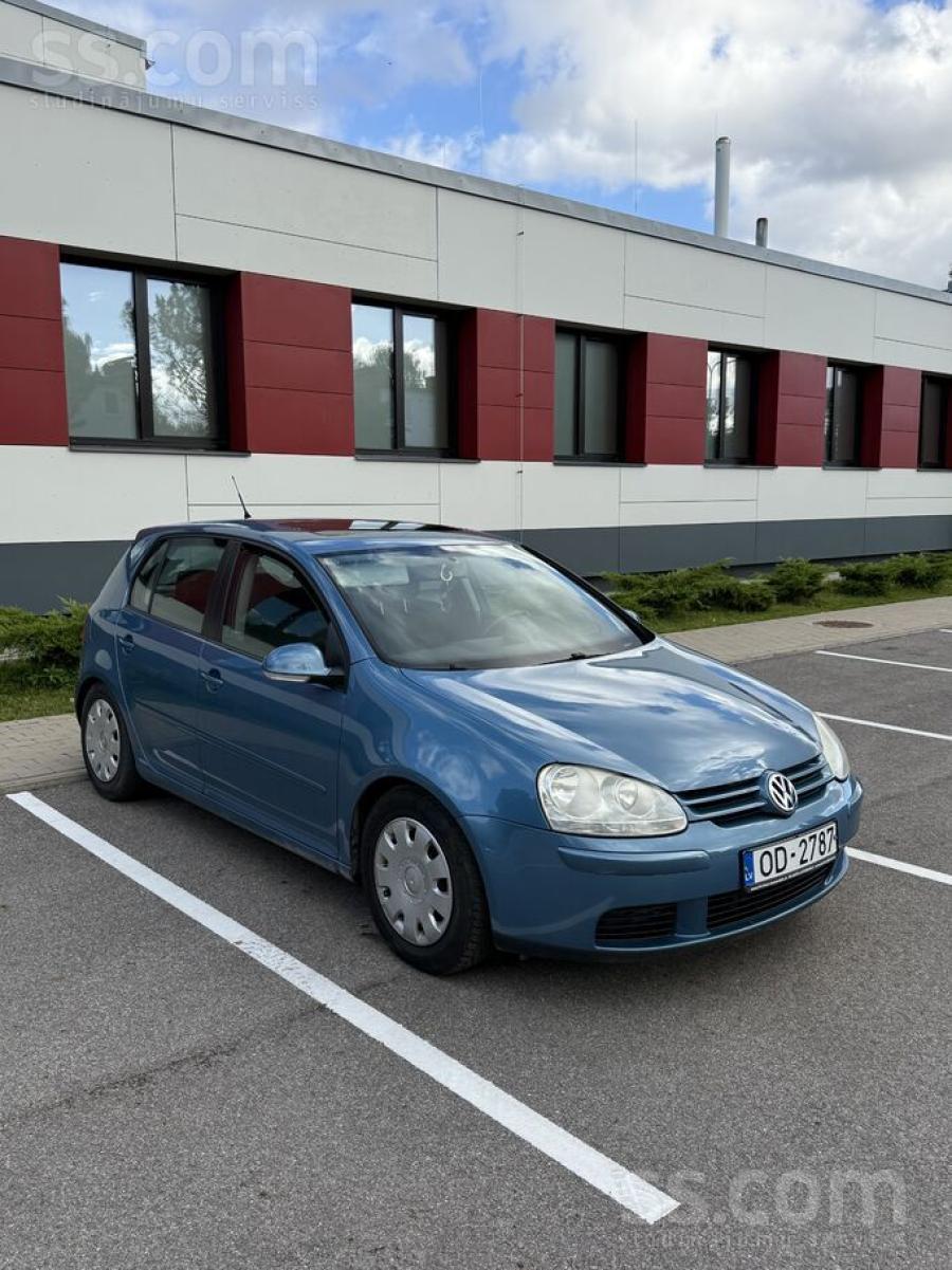 Zils Volkswagen Golf 2006 Bauska, ar dzinēja tilpumu 1.60 L un nobraukumu 258 tūkst. km par 2500 €, foto 3 vietnē AUTOMOTO.COM.LV