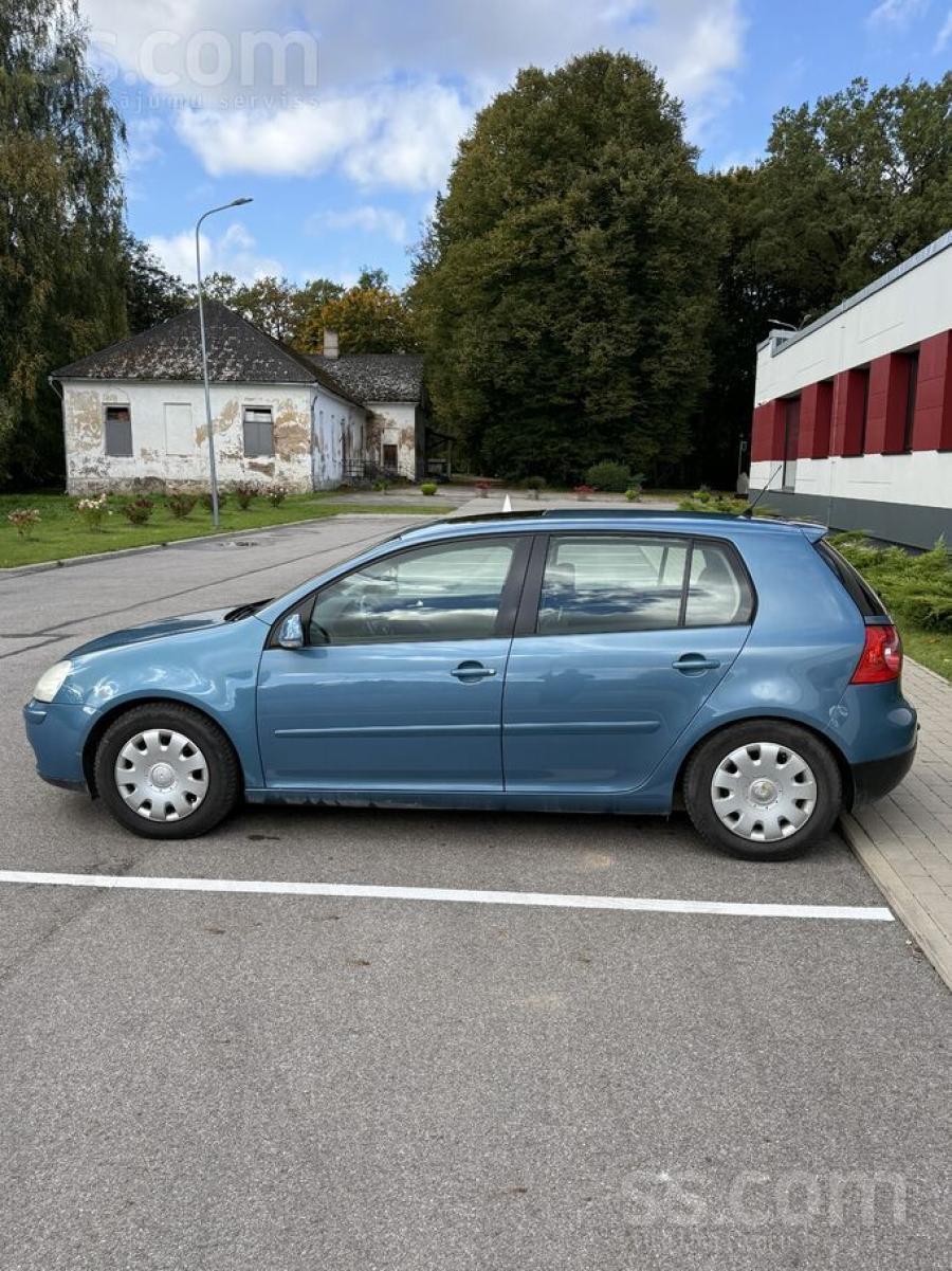 Zils Volkswagen Golf 2006 Bauska, ar dzinēja tilpumu 1.60 L un nobraukumu 258 tūkst. km par 2500 €, foto 5 vietnē AUTOMOTO.COM.LV