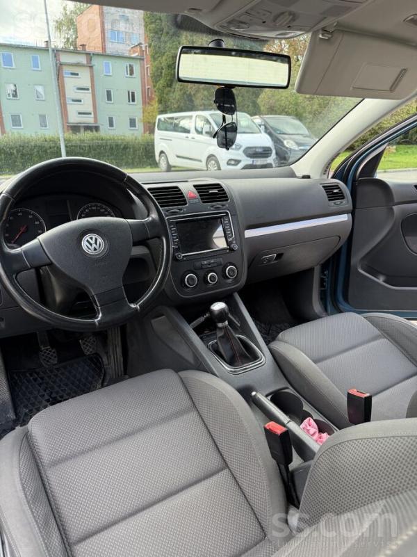 Blue Volkswagen Golf 2006 in Bauska, with an engine capacity of 1.60 L and mileage of 258 thousand km for 2500 €, photo 7 on AUTOMOTO.COM.LV