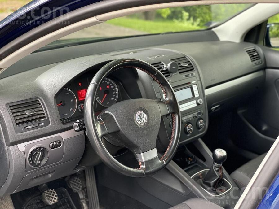 Zils Volkswagen Golf 2007 Krāslava, ar dzinēja tilpumu 1.90 L un nobraukumu 298 tūkst. km par 1690 €, foto 6 vietnē AUTOMOTO.COM.LV