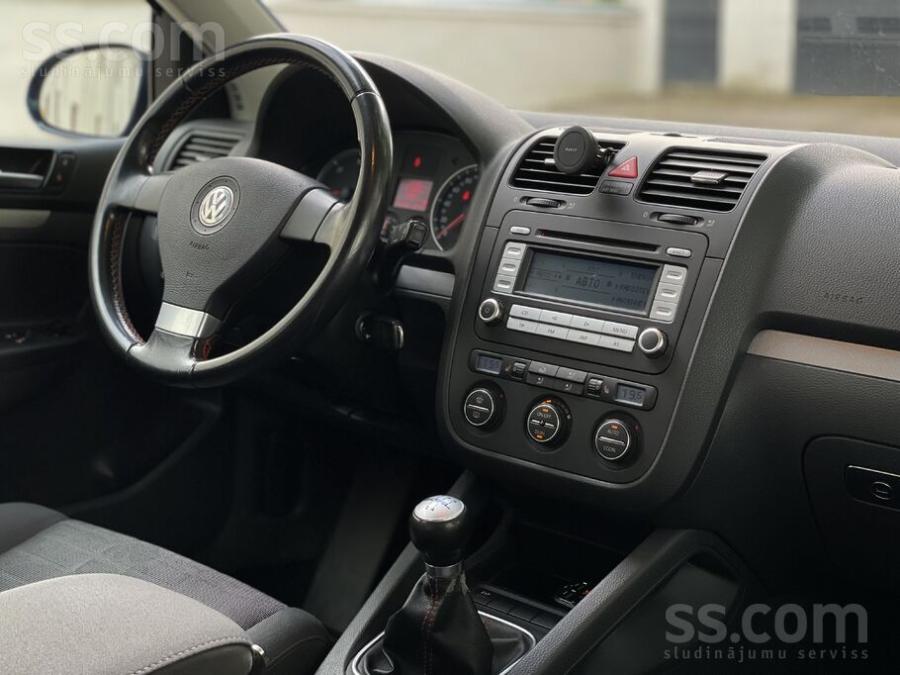 Zils Volkswagen Golf 2007 Krāslava, ar dzinēja tilpumu 1.90 L un nobraukumu 298 tūkst. km par 1690 €, foto 8 vietnē AUTOMOTO.COM.LV