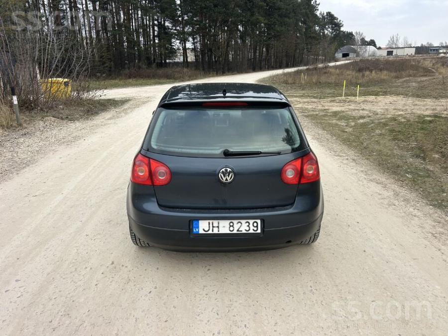 Blue Volkswagen Golf 2007 in Riga, with an engine capacity of 1.90 L and mileage of 365 thousand km for 1400 €, photo 5 on AUTOMOTO.COM.LV