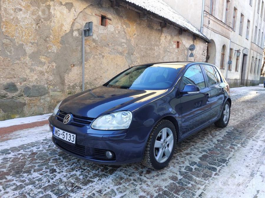 Zils Volkswagen Golf 2007 Cēsis, ar dzinēja tilpumu 1.90 L un nobraukumu 342 tūkst. km par 2650 €, foto 1 vietnē AUTOMOTO.COM.LV