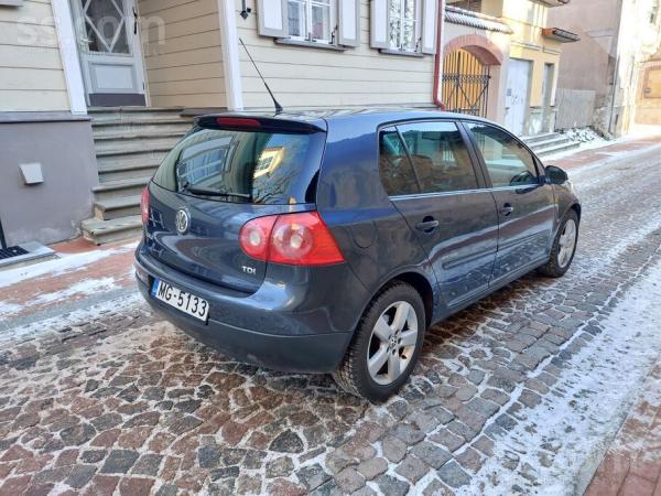 Blue Volkswagen Golf 2007 in Cesis, with an engine capacity of 1.90 L and mileage of 342 thousand km for 2650 €, photo 4 on AUTOMOTO.COM.LV