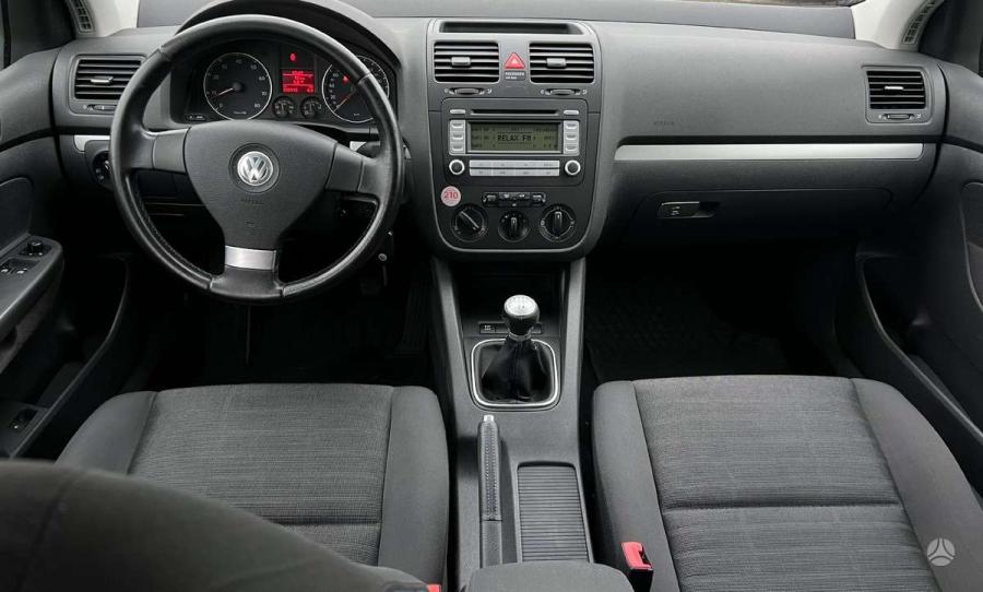 Zils Volkswagen Golf 2007 Utena, ar dzinēja tilpumu 1.60 L un nobraukumu 232 tūkst. km par 2650 €, foto 6 vietnē AUTOMOTO.COM.LV