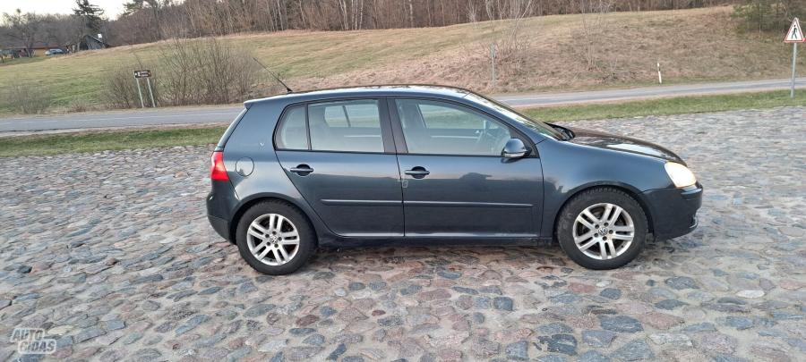 Blue Volkswagen Golf 2007 in Druskininkai, with an engine capacity of 1.90 L and mileage of 380 thousand km for 950 €, photo 5 on AUTOMOTO.COM.LV