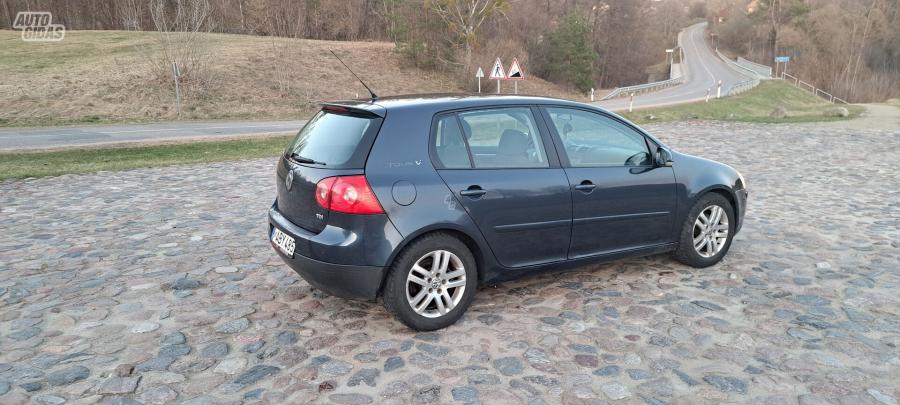 Blue Volkswagen Golf 2007 in Druskininkai, with an engine capacity of 1.90 L and mileage of 380 thousand km for 950 €, photo 8 on AUTOMOTO.COM.LV