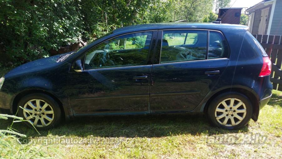 Zils Volkswagen Golf 2007 Tallina, ar dzinēja tilpumu 1.90 L un nobraukumu 295 tūkst. km par 450 €, foto 1 vietnē AUTOMOTO.COM.LV