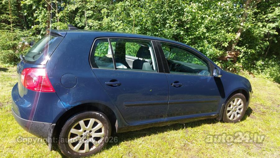 Zils Volkswagen Golf 2007 Tallina, ar dzinēja tilpumu 1.90 L un nobraukumu 295 tūkst. km par 450 €, foto 4 vietnē AUTOMOTO.COM.LV