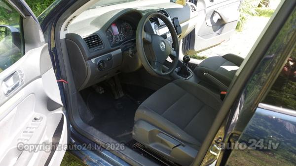 Blue Volkswagen Golf 2007 in Tallinn, with an engine capacity of 1.90 L and mileage of 295 thousand km for 450 €, photo 4 on AUTOMOTO.COM.LV