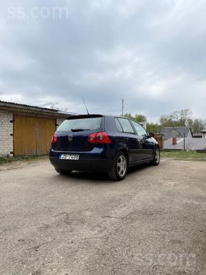 Zils Volkswagen Golf 2007 Rīga, ar dzinēja tilpumu 1.40 L un nobraukumu 390 tūkst. km par 1200 €, foto 4 vietnē AUTOMOTO.COM.LV