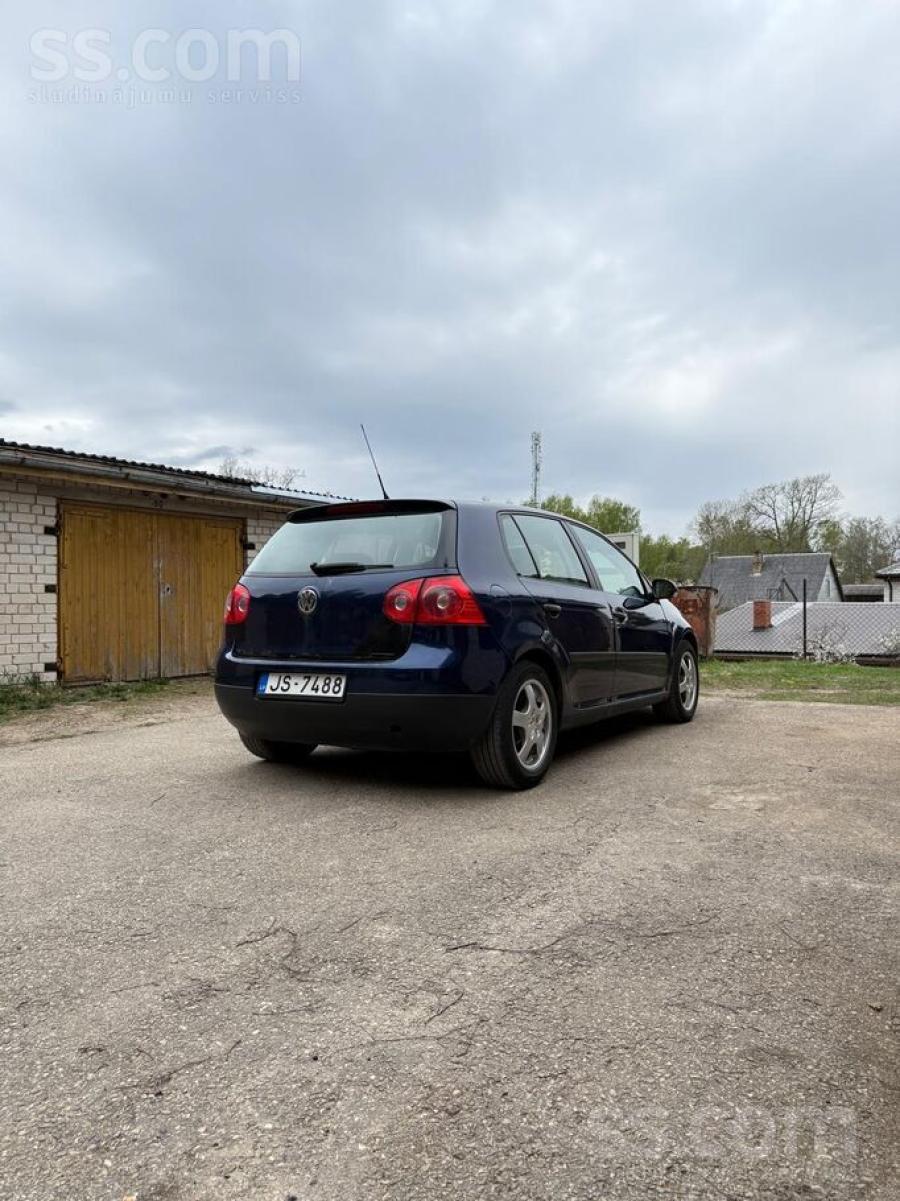 Zils Volkswagen Golf 2007 Rīga, ar dzinēja tilpumu 1.40 L un nobraukumu 390 tūkst. km par 1200 €, foto 4 vietnē AUTOMOTO.COM.LV