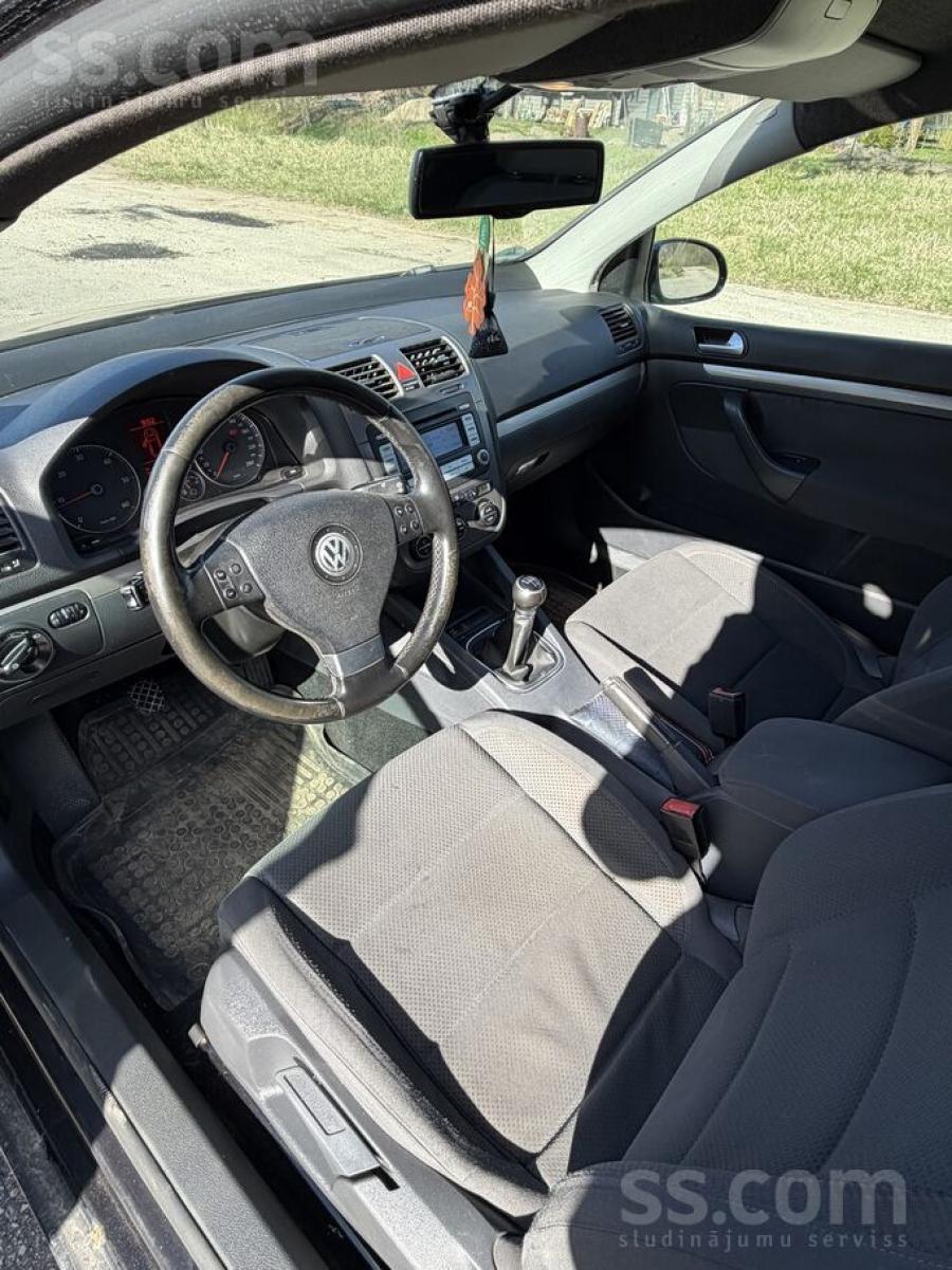 Zils Volkswagen Golf 2007 Ogre, ar dzinēja tilpumu 1.90 L un nobraukumu 348 tūkst. km par 750 €, foto 5 vietnē AUTOMOTO.COM.LV