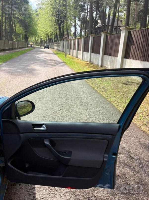 Zils Volkswagen Golf 2007 Rīga, ar dzinēja tilpumu 1.40 L un nobraukumu 173 tūkst. km par 3500 €, foto 4 vietnē AUTOMOTO.COM.LV