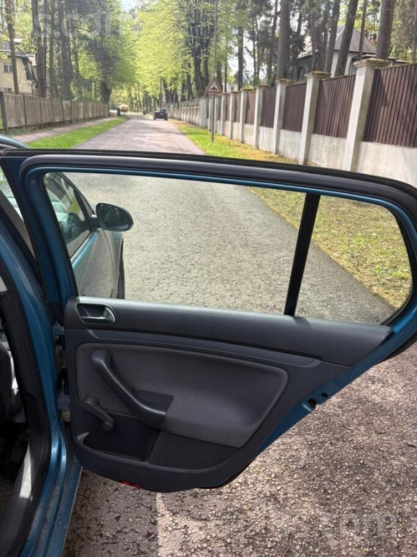 Zils Volkswagen Golf 2007 Rīga, ar dzinēja tilpumu 1.40 L un nobraukumu 173 tūkst. km par 3500 €, foto 5 vietnē AUTOMOTO.COM.LV