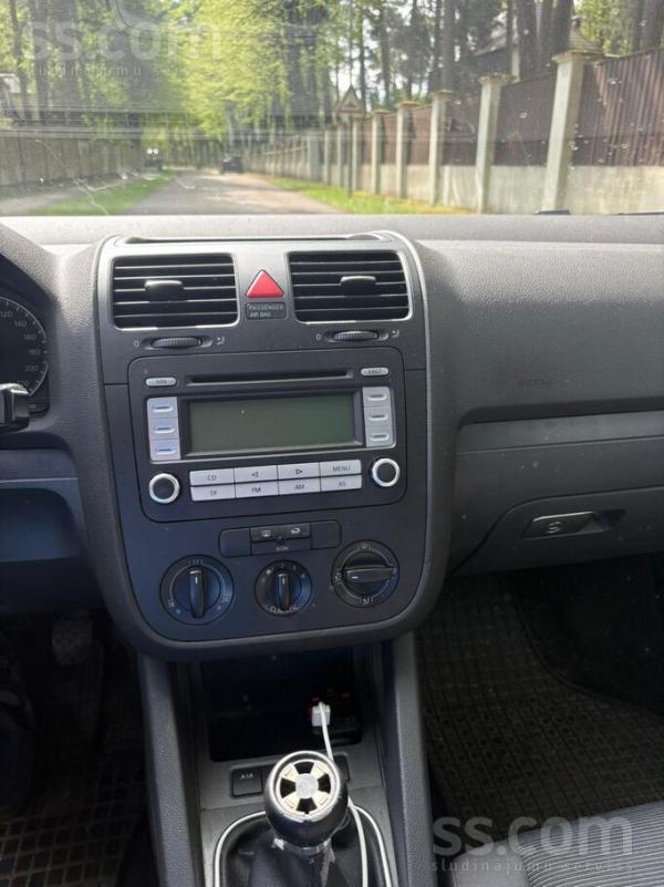 Zils Volkswagen Golf 2007 Rīga, ar dzinēja tilpumu 1.40 L un nobraukumu 173 tūkst. km par 3500 €, foto 8 vietnē AUTOMOTO.COM.LV