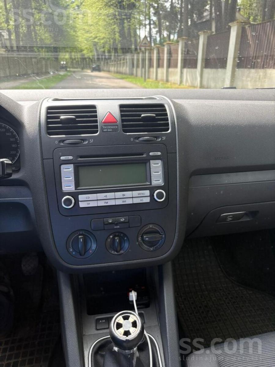 Zils Volkswagen Golf 2007 Rīga, ar dzinēja tilpumu 1.40 L un nobraukumu 173 tūkst. km par 3500 €, foto 9 vietnē AUTOMOTO.COM.LV