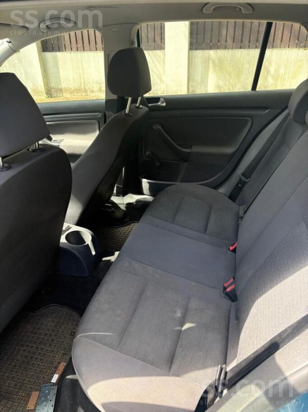 Zils Volkswagen Golf 2007 Rīga, ar dzinēja tilpumu 1.40 L un nobraukumu 173 tūkst. km par 3500 €, foto 10 vietnē AUTOMOTO.COM.LV