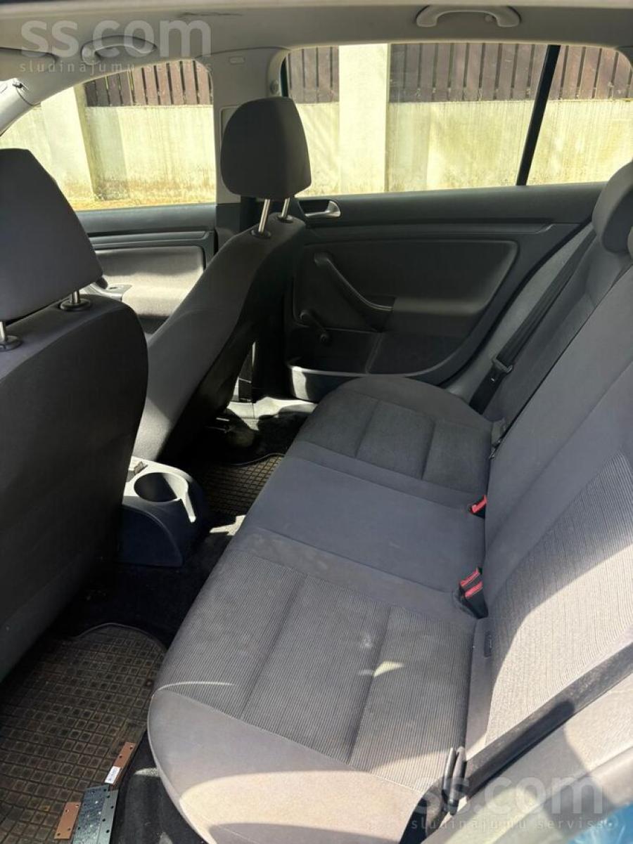 Zils Volkswagen Golf 2007 Rīga, ar dzinēja tilpumu 1.40 L un nobraukumu 173 tūkst. km par 3500 €, foto 11 vietnē AUTOMOTO.COM.LV