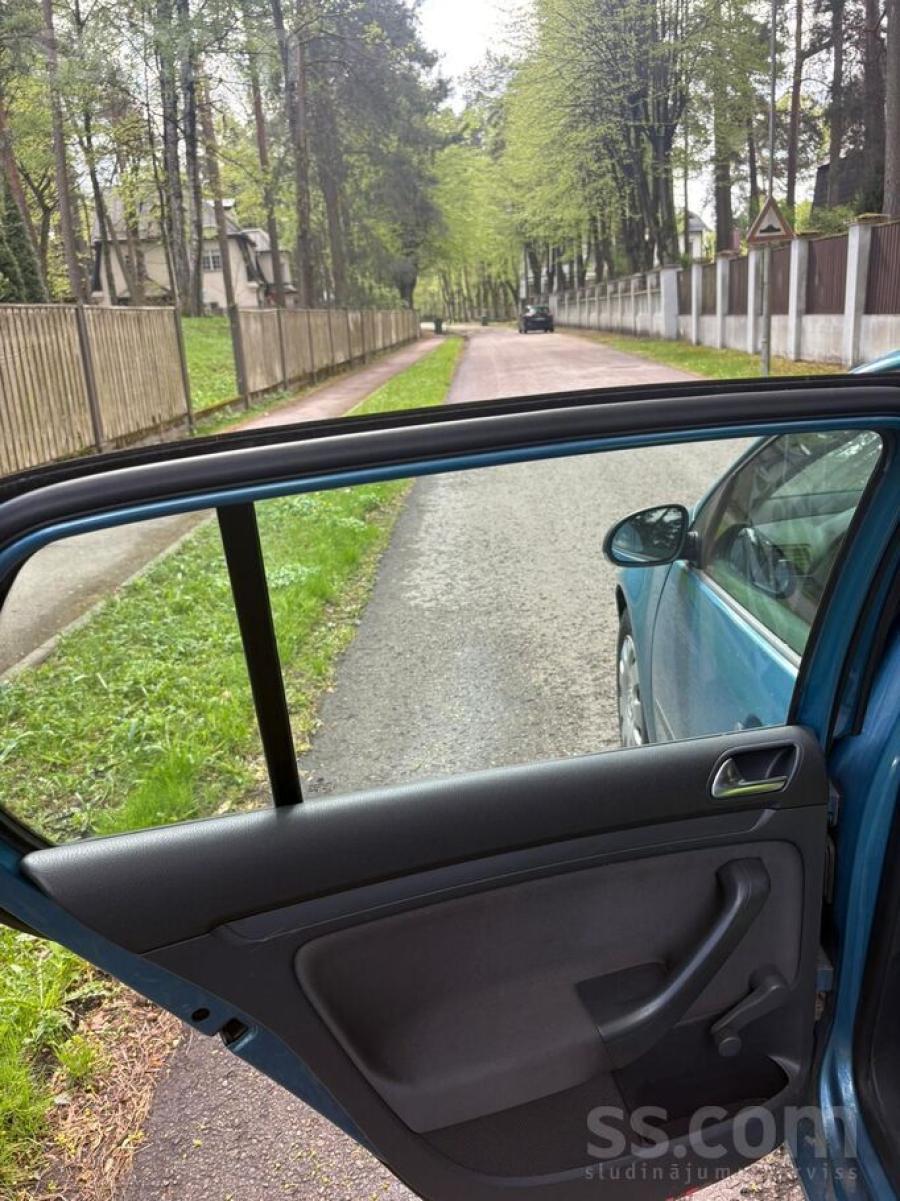 Zils Volkswagen Golf 2007 Rīga, ar dzinēja tilpumu 1.40 L un nobraukumu 173 tūkst. km par 3500 €, foto 14 vietnē AUTOMOTO.COM.LV